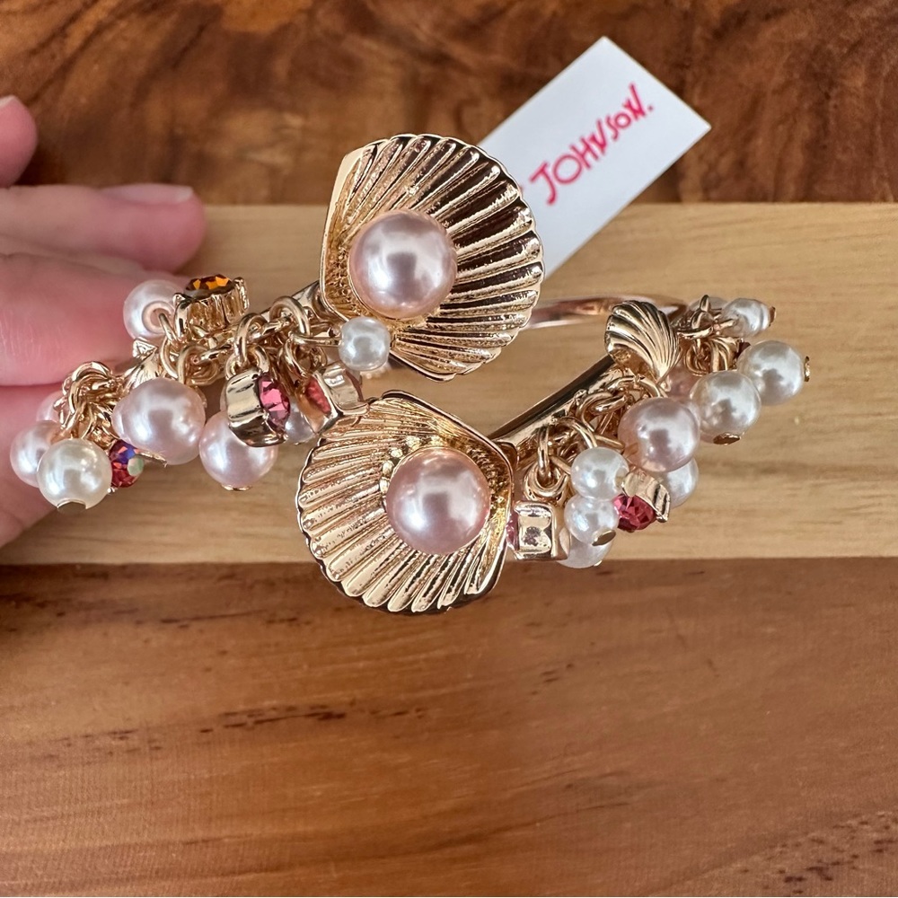Betsey Johnson Gold Tone Seashell Hinge Bangle With S… - Gem